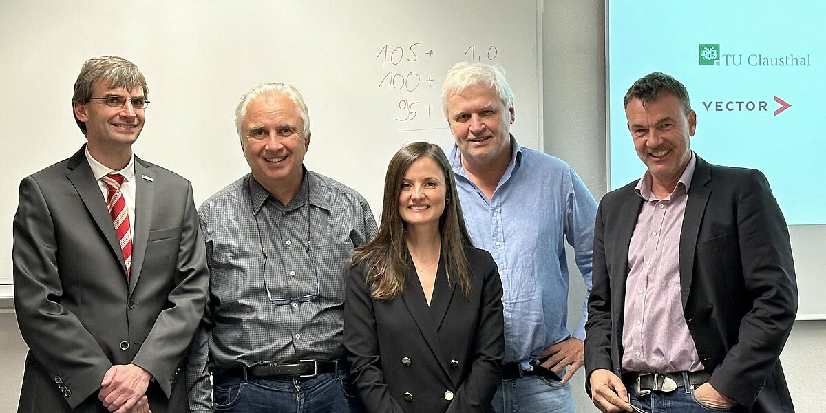 Erfolgreiche Doktorprüfung mit Beitrag für funktional sichere ...