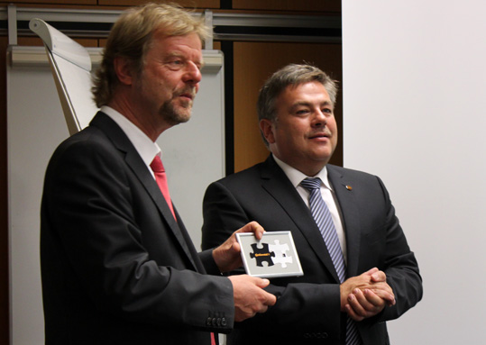 Studierender der OTH Regensburg erhält Infineon-Preis 2015